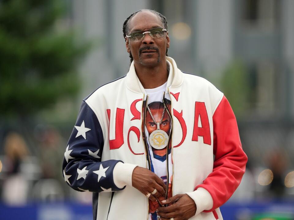 Snoop Dogg Reveals Incredible Olympics Outfit for Team USA Beach ...