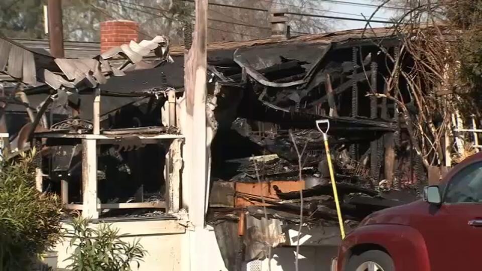1 killed, 2 injured after fire rips through mobile home park in ...
