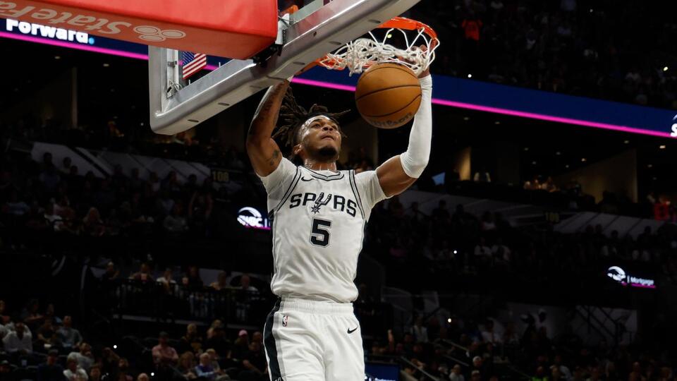 Spurs rookie Stephon Castle becomes first player to commit to 2025 NBA ...