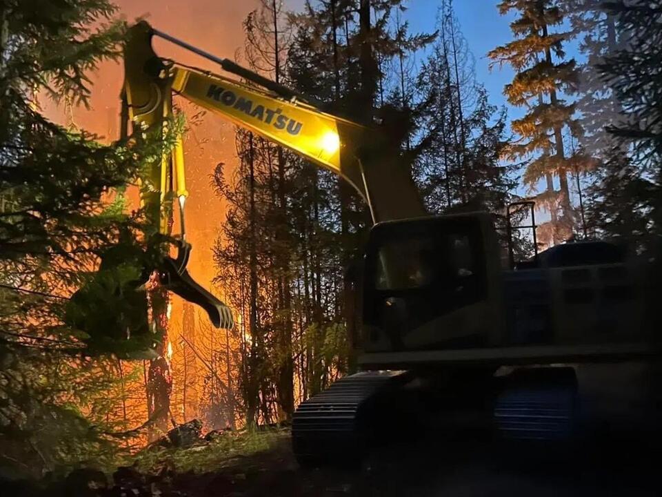 Containment grows on Pyramid and Slate Fire, new management starts Saturday