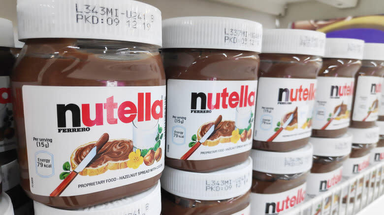 The Worst Store-Brand Hazelnut Spread Isn't Worth Saving A Couple Bucks ...