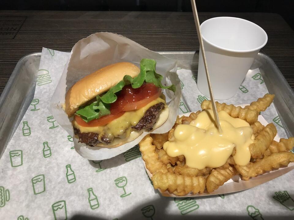 5 Chain Restaurants Many Americans Now See as Overpriced - NewsBreak