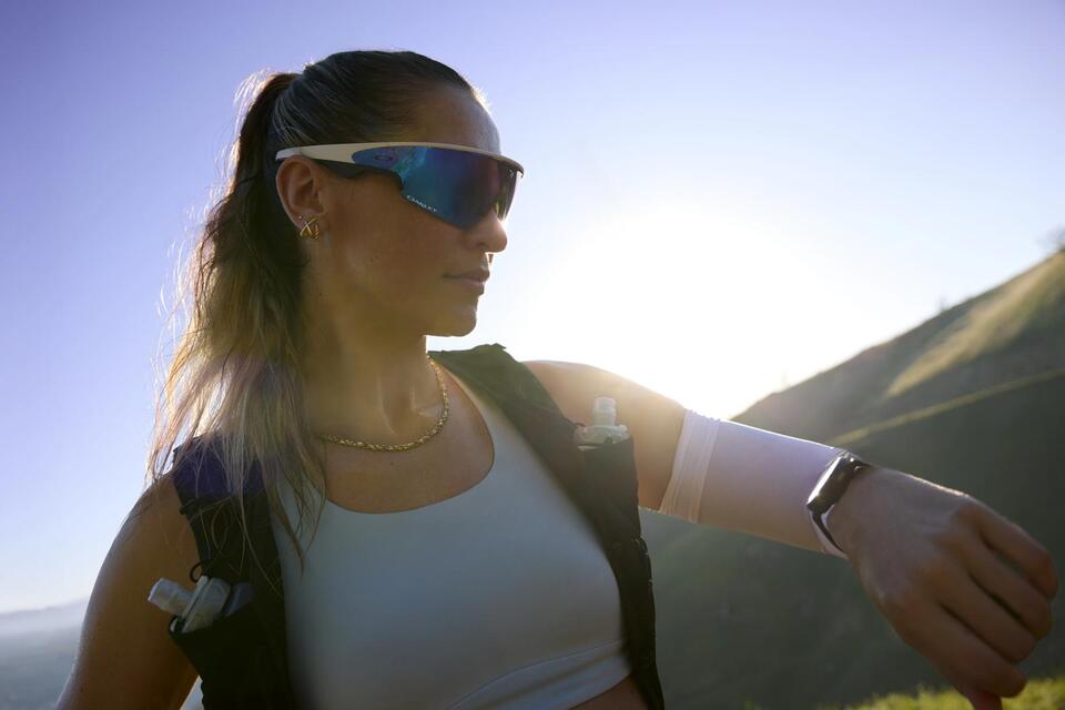 A Runner’s Review of the Oakley Meta Vanguard Smart Glasses - NewsBreak