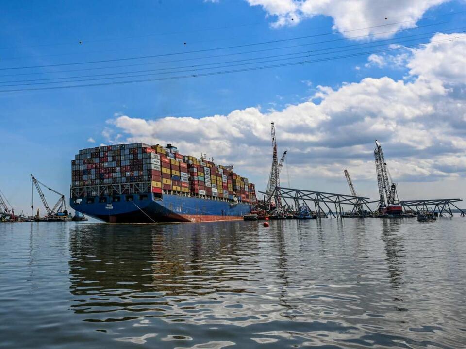 FBI boards ship amid investigation into what caused Francis Scott Key ...