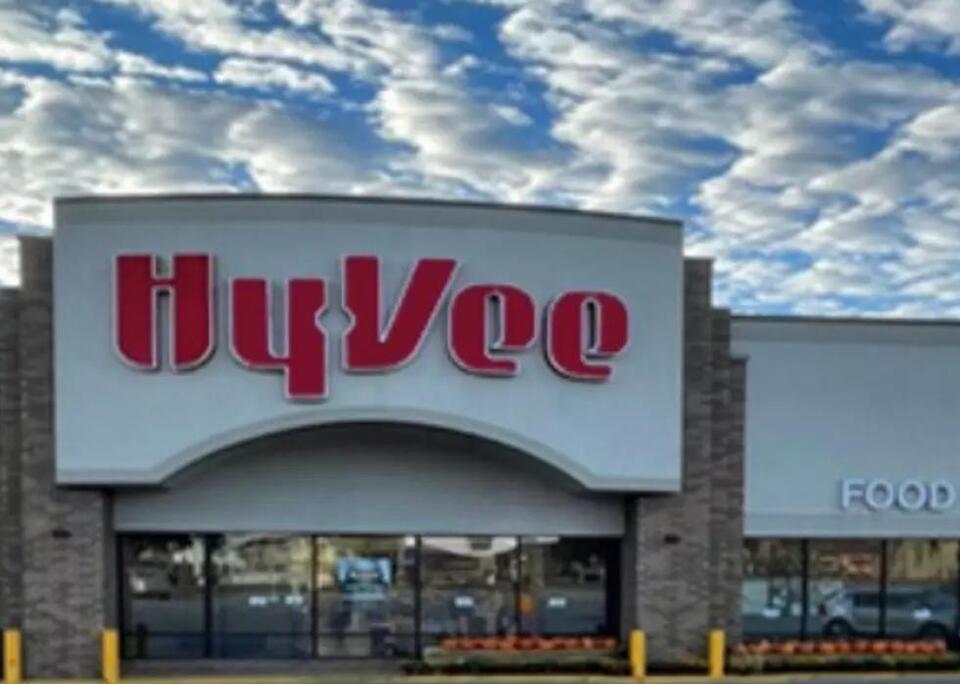 Popular Eastern Iowa Hy-Vee Location Closing - NewsBreak