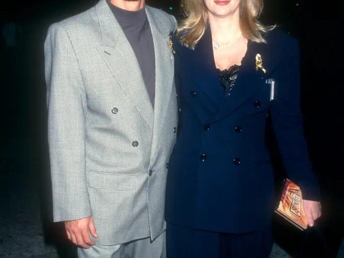 Rob Lowe Reveals the Secret to His 33-Year Marriage and the Unique ‘Hug ...