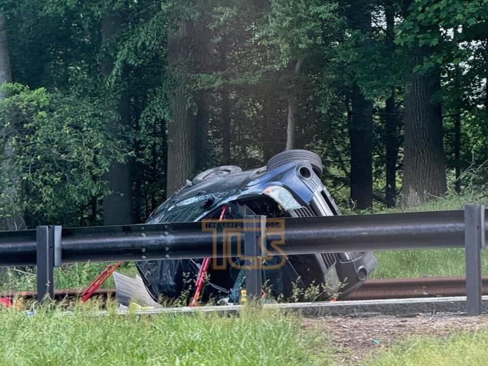 Three Children Ejected From SUV With 11 Passengers In Parkway Crash In ...