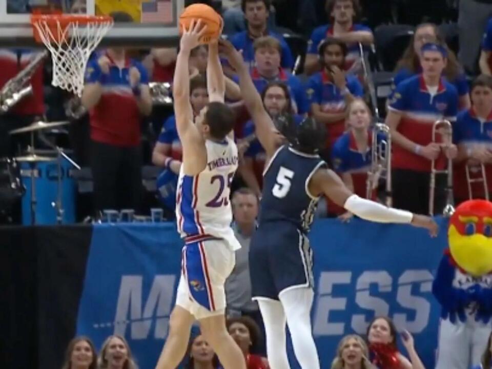 Refs eviscerated for controversial foul call in Samford-Kansas March ...