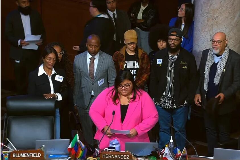 The New LA Political Model? City Hall Used For ‘Abolish The Police ...