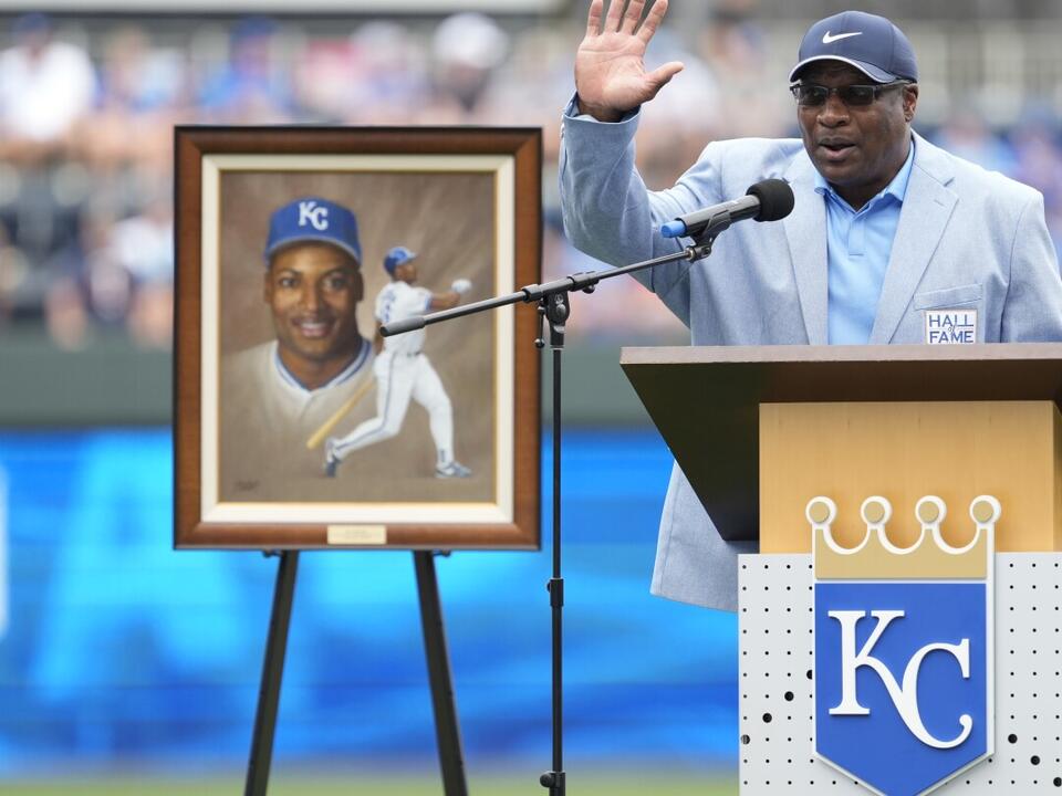 Bo Jackson enters Royals Hall of Fame