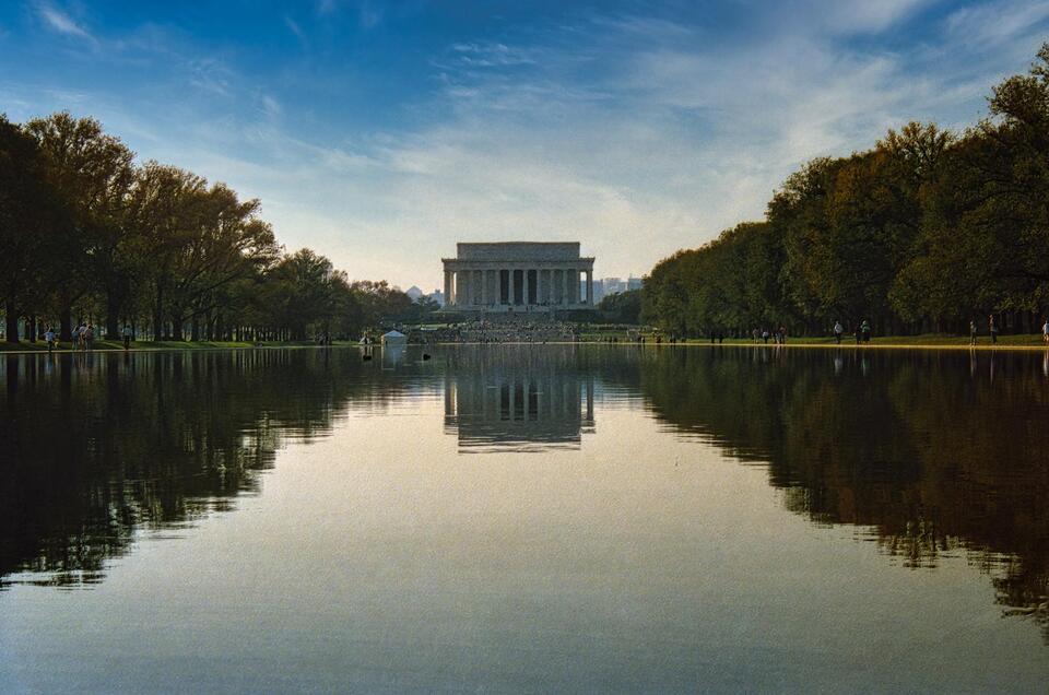 Trump Inspects Reflecting Pool, Says Repair Work Begins Immediately ...