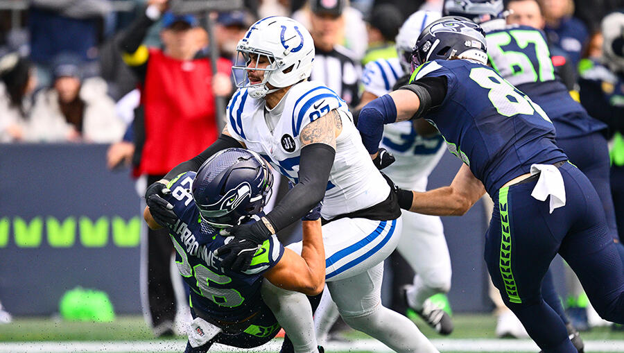 Seahawks Status Report: Offensive struggles persist as playoffs loom - NewsBreak