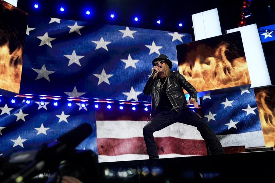Iconic rocker has meltdown, storms off stage mid-show - NewsBreak