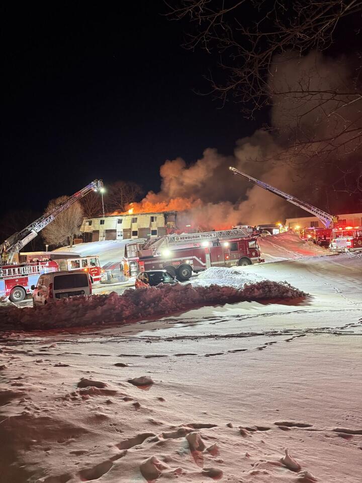 Multiple fire departments respond to apartment fire in Apple Valley ...