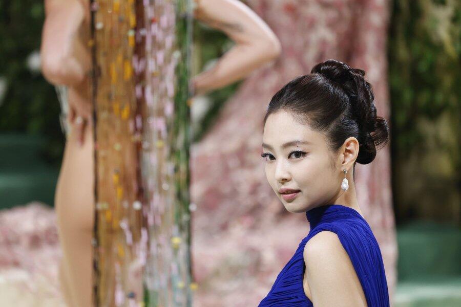 Look: Blackpink's Jennie, Doechii release 'ExtraL' - NewsBreak