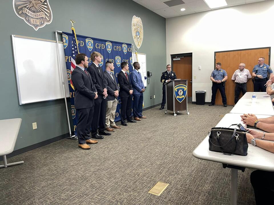 Chief of Police swears in new officers for Carbondale Police Department ...
