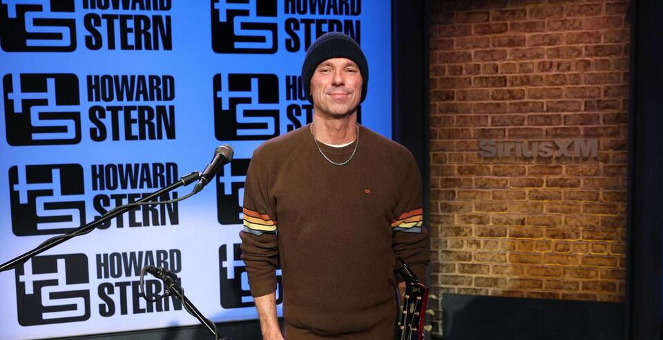 Kenny Chesney Offers Surprise Revelation About Performing at the Las ...