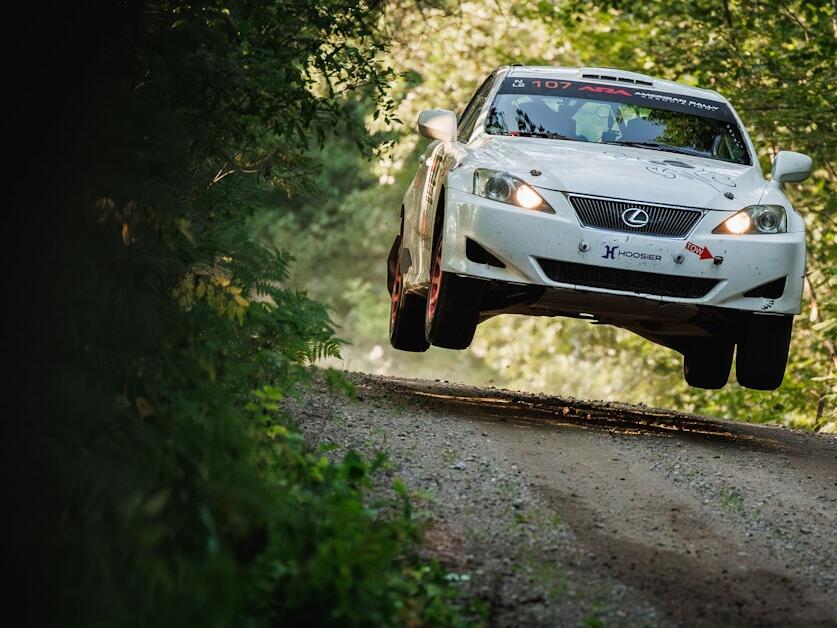 The student guiding his teacher to a 0.4-second class win
