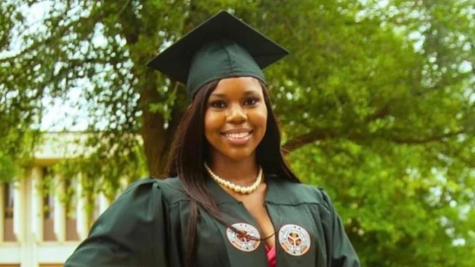 Carlee Russell’s Family: Get to Know Her Parents After Missing Alabama ...