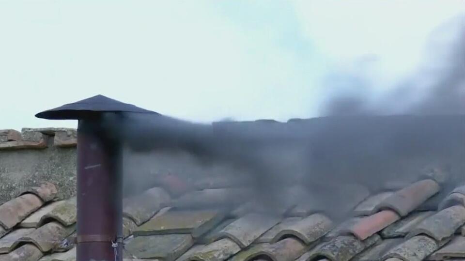 Pope conclave: Black smoke 2nd round of voting - NewsBreak