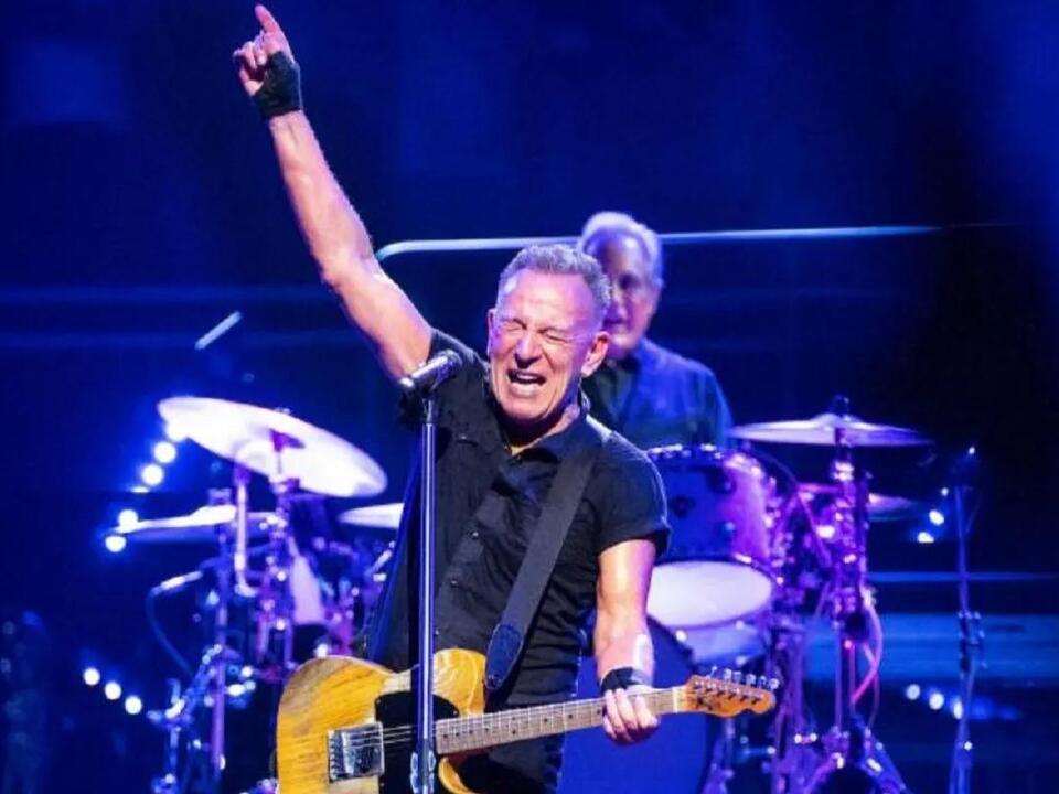 Bruce Springsteen Makes Comical Promise About His U.S. Tour Finale