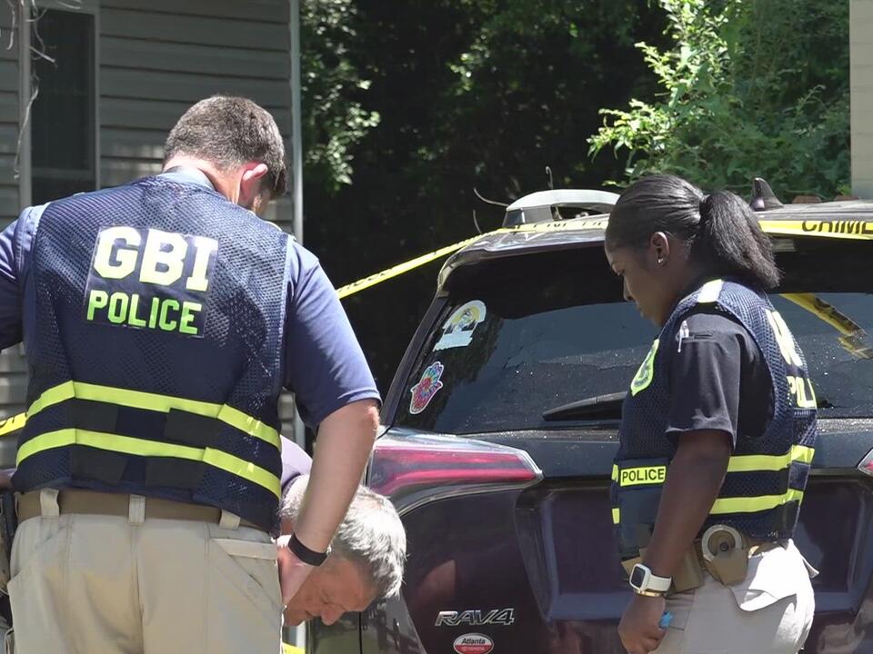 Neighbors recall witnessing police shooting that left a 20-year-old man ...