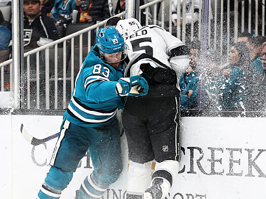 Kopitar has goal, assist, Kings ease past Sharks