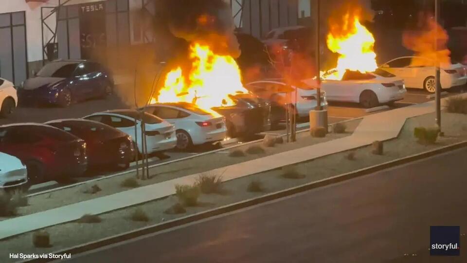 Burning Teslas spotted in Las Vegas & Kansas City - NewsBreak