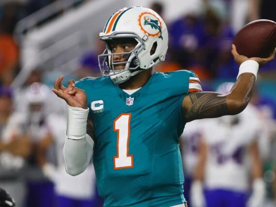 Tua Tagovailoa injury update: Dolphins quarterback suffers concussion on 'Thursday Night ...