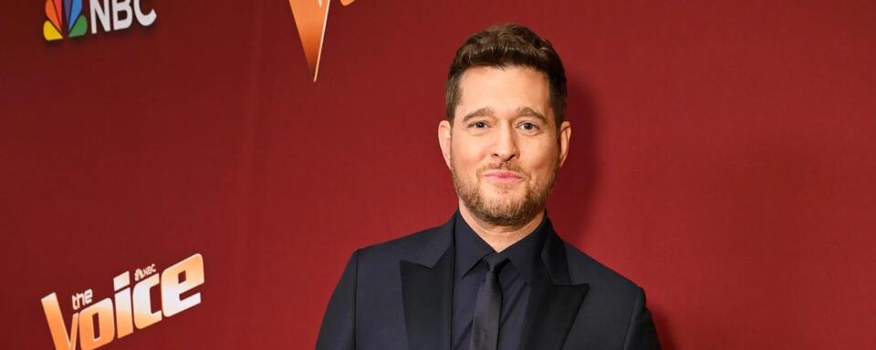 Michael Bublé Pulls Out All the Stops to Woo “The Voice” Contestants ...