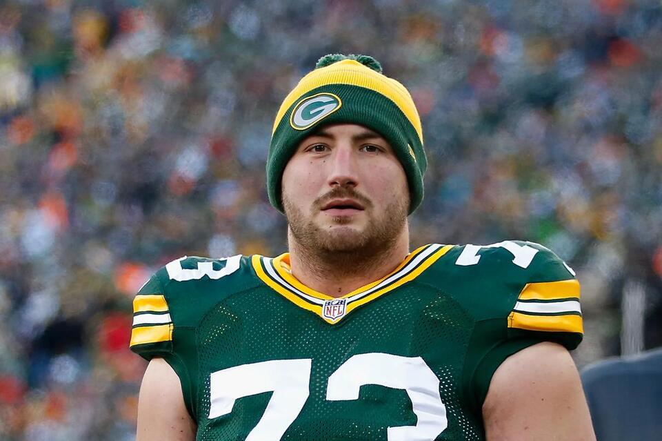 Former Packer steps down from NFLPA leadership - NewsBreak