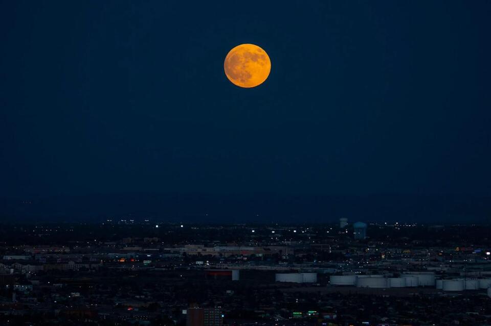 When is the Harvest supermoon? Where, how to see October full moon from ...