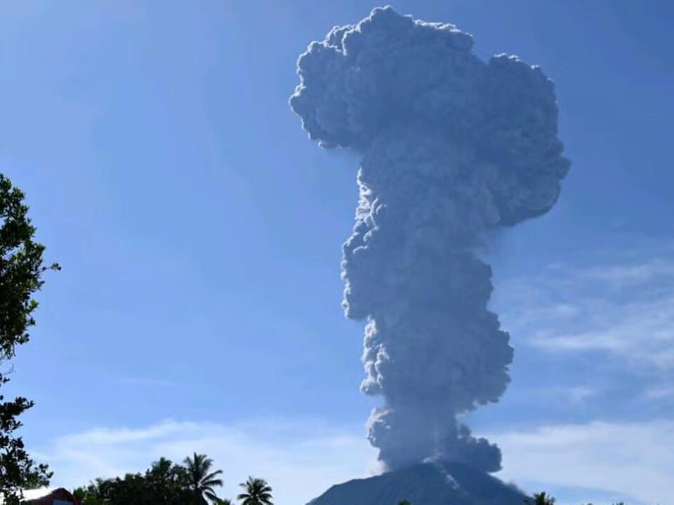 Indonesia raises alert for Mount Ibu volcano to highest level following ...