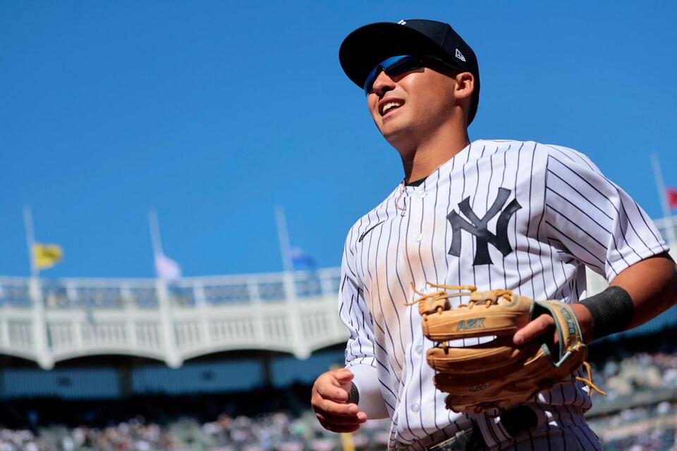 Anthony Volpe Becomes First Yankee Rookie to Win Gold Glove - NewsBreak