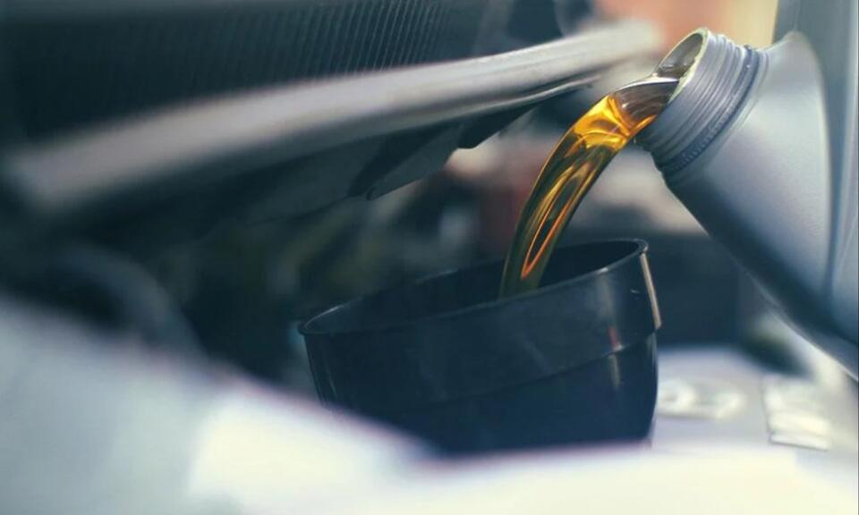 Top 10 Synthetic Engine Oils Revolutionizing Car Maintenance and ...