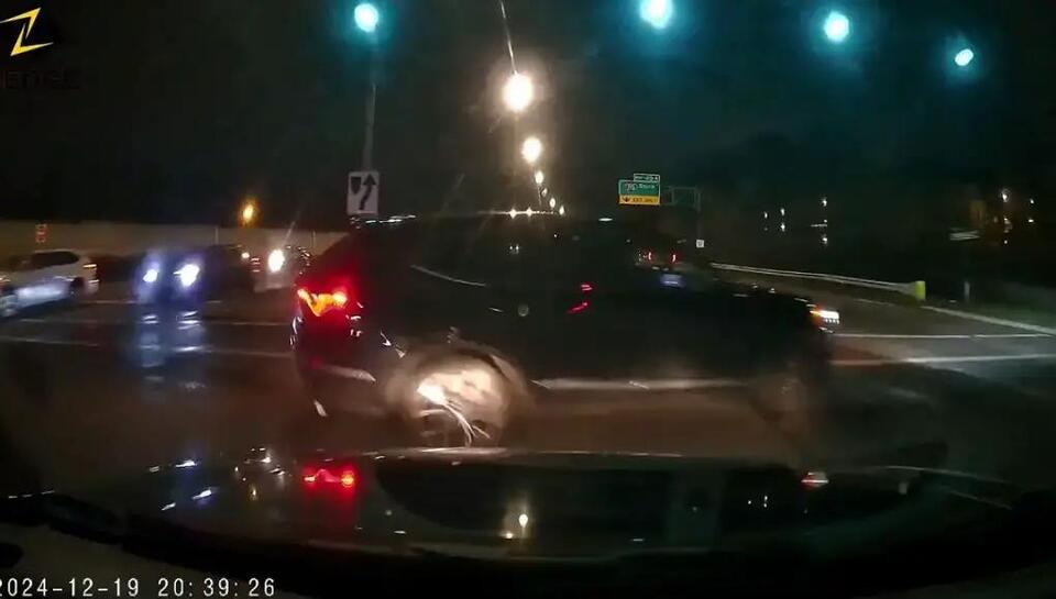 Columbus, Ohio: Irresponsible Idiot Dad With 6-month old son in Back ...