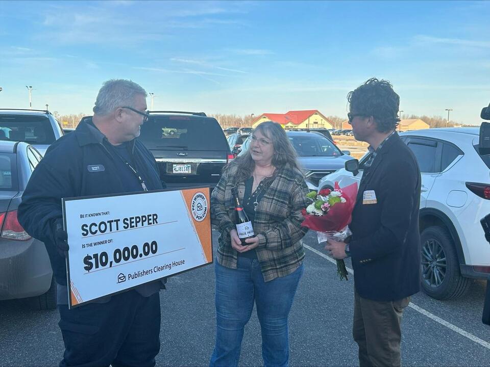 Behind The Scenes Of A $10,000 PCH Check Delivery - NewsBreak
