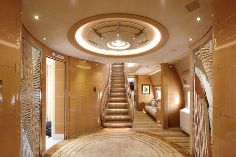 Trump to replace Air Force One with gaudy Qatari private jet featuring ...