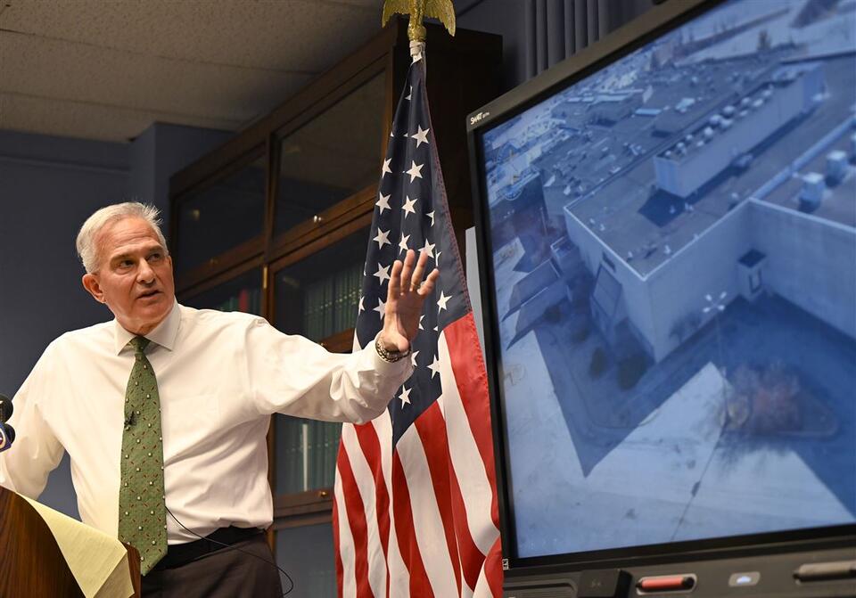 A potential buyer could take over former Century III mall property ...