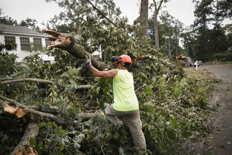 Eversource urges PURA to quickly resolve $1 billion in storm costs ...