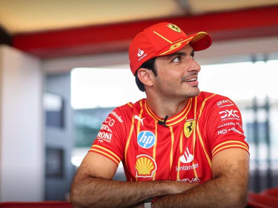 Carlos Sainz reveals true Lewis Hamilton and Ferrari feelings after pre-F1 2024 axe