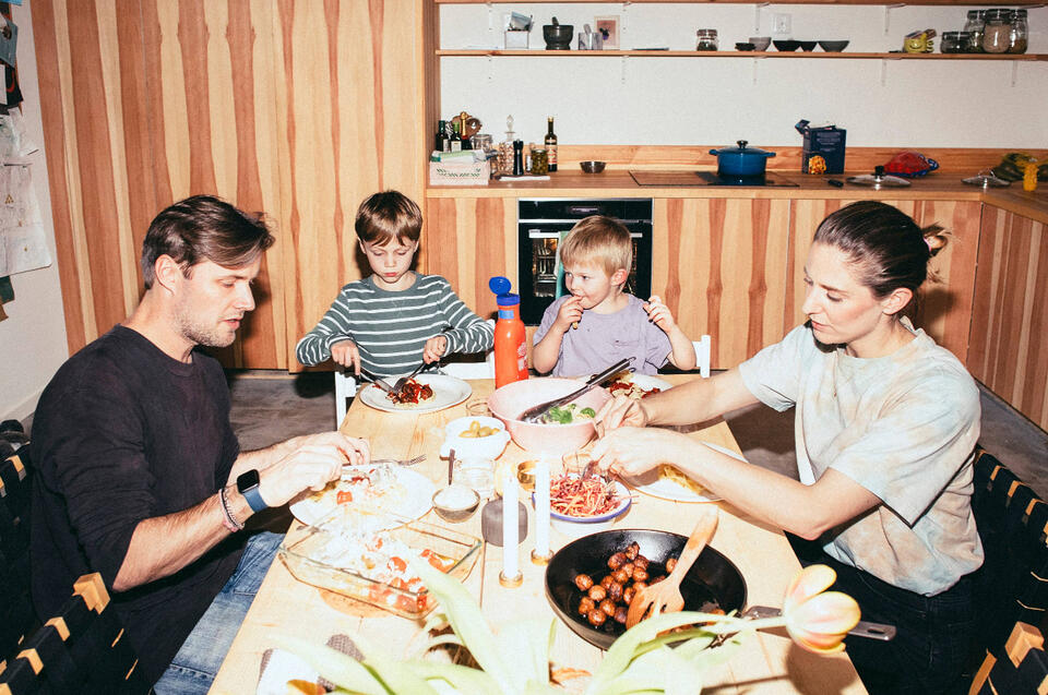 23 "Outdated" Practices People Really, Really, Really Wish Would Make A ...