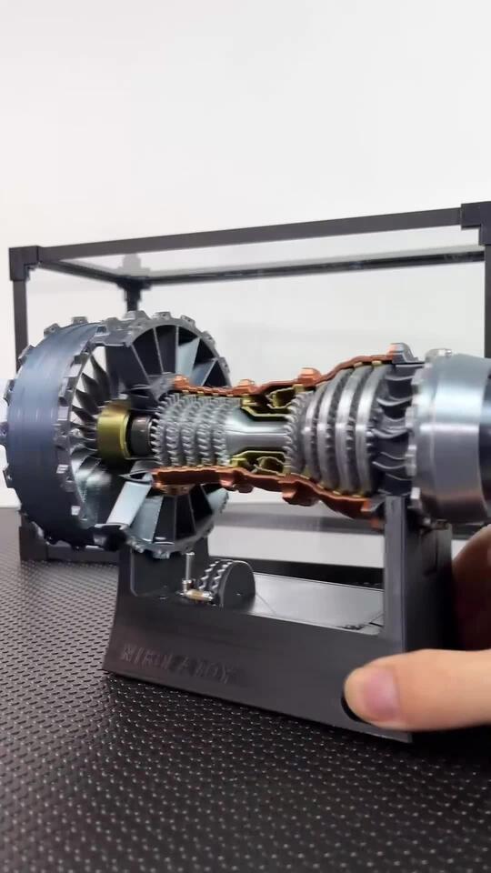 Mini turbofan engine model Flagship - NewsBreak
