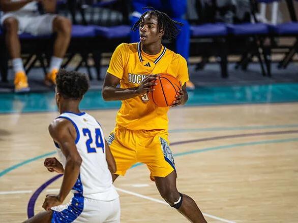 High school basketball: Top five Class of 2026 prospect Caleb Holt ...