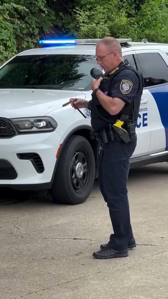 Officer Spotted Smoking Cigar During ICE Raid in Nashville - NewsBreak