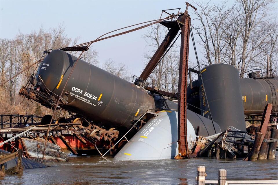 Hazardous freight trains put 1 in 3 New Jerseyans at risk - NewsBreak