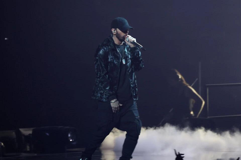 10 hilarious Eminem memes that will make you nostalgic as rapper ...