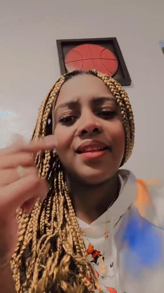 😜 creado por la negrita bella 😍😘 con la música 911 de Sech - NewsBreak