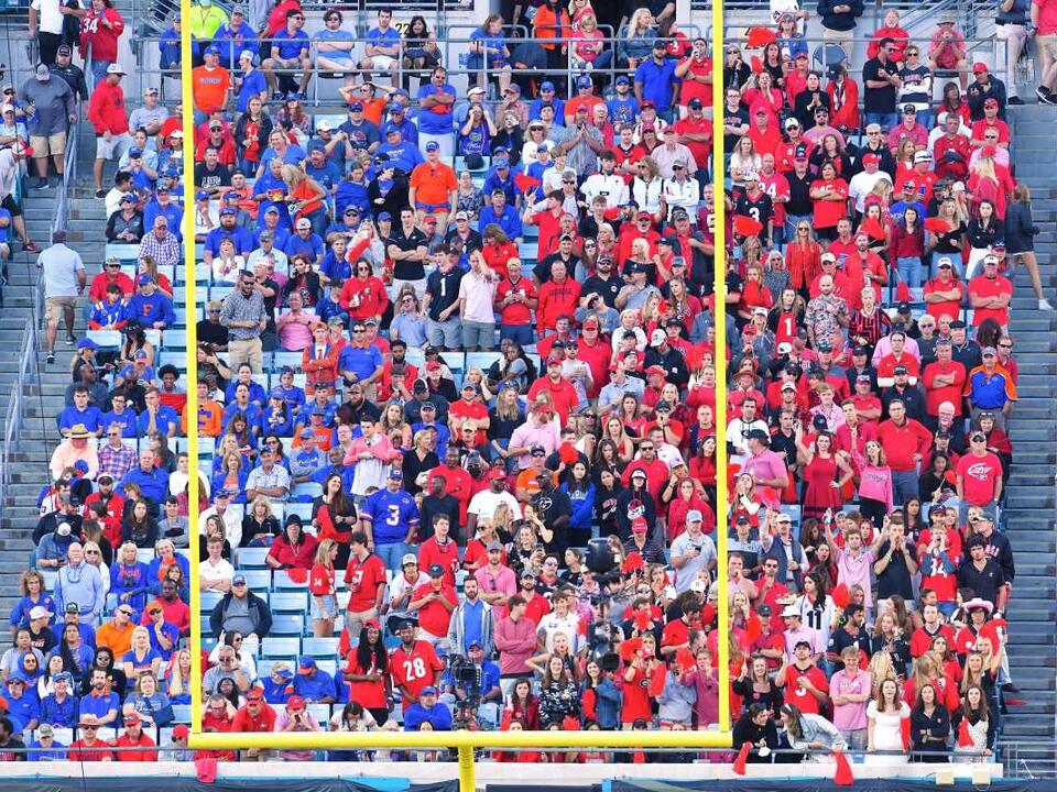 Massive Fight Between Fans and Police Goes Viral Inside Florida-Georgia ...