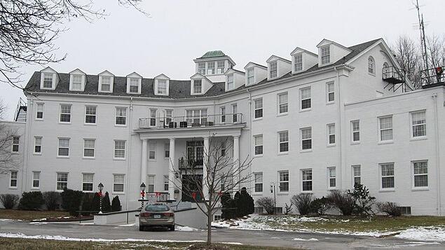 The historic 1929 Pierce Pennant Motor Hotel in Columbia, Missouri was ...